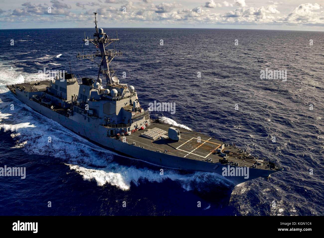 Arleigh burke class destroyer uss oscar austin ddg 79 Banque de ...