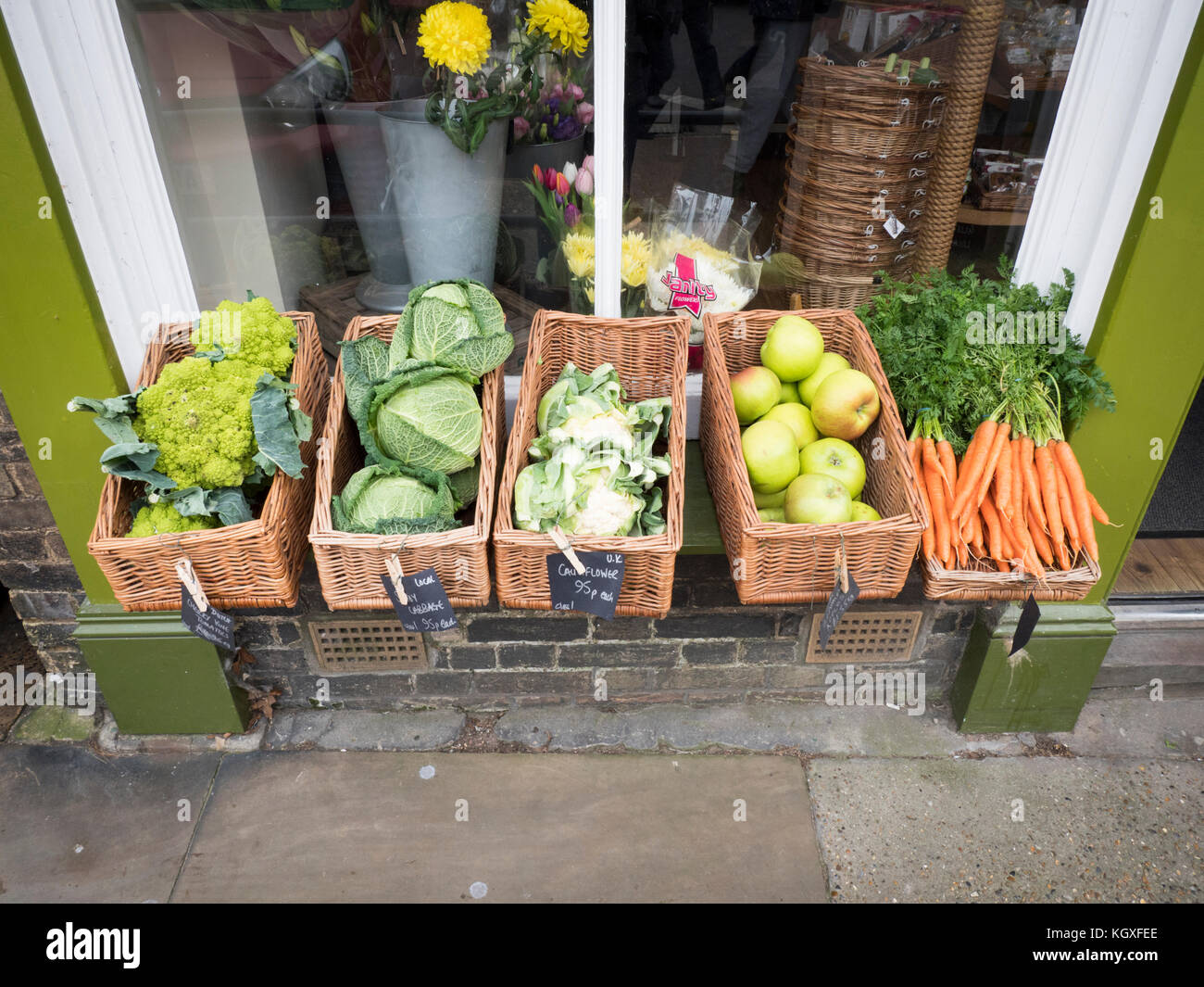 étalage de fruits et légumes Banque de photographies et d’images à ...