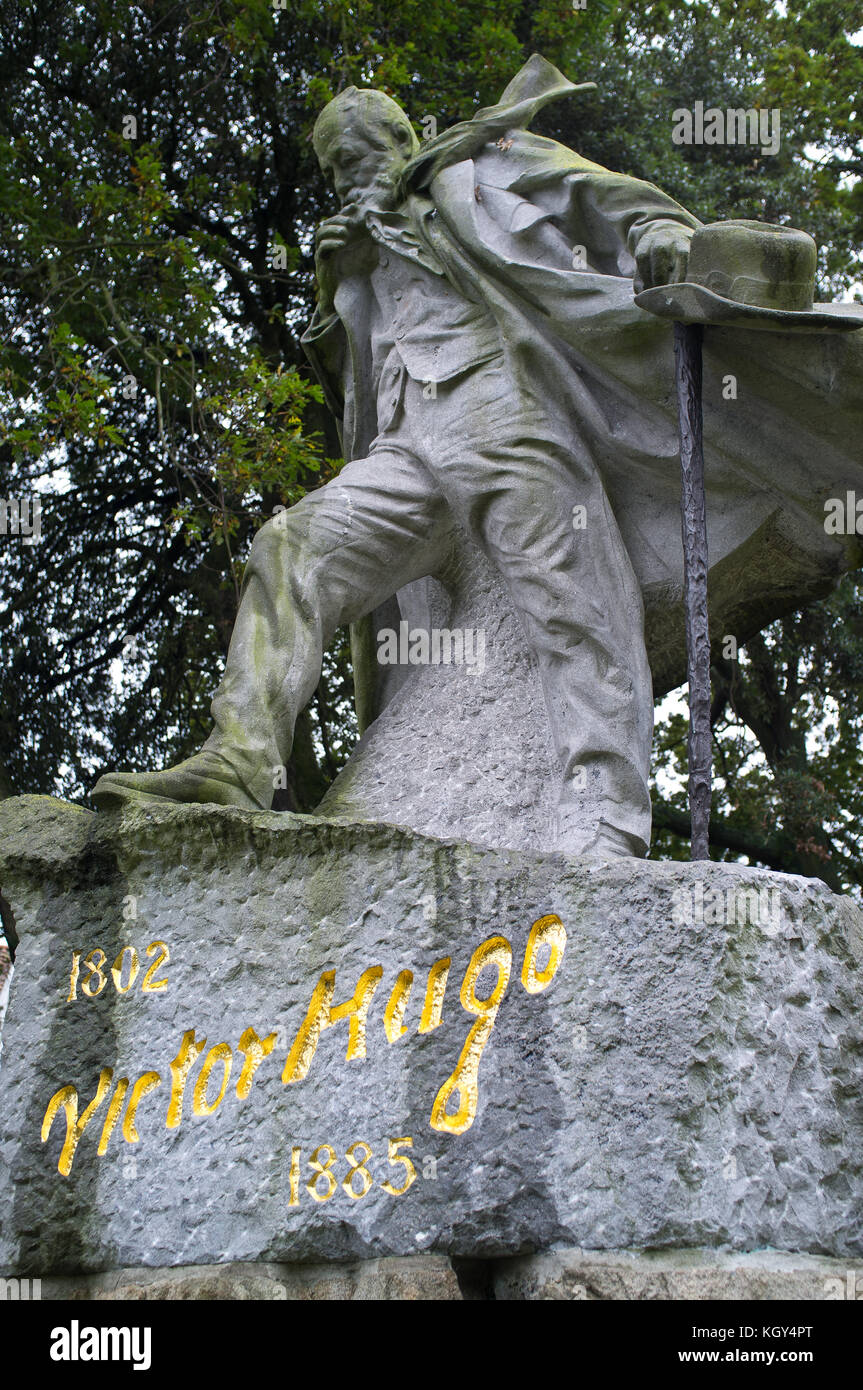 Victor hugo statue Banque de photographies et d’images à haute ...