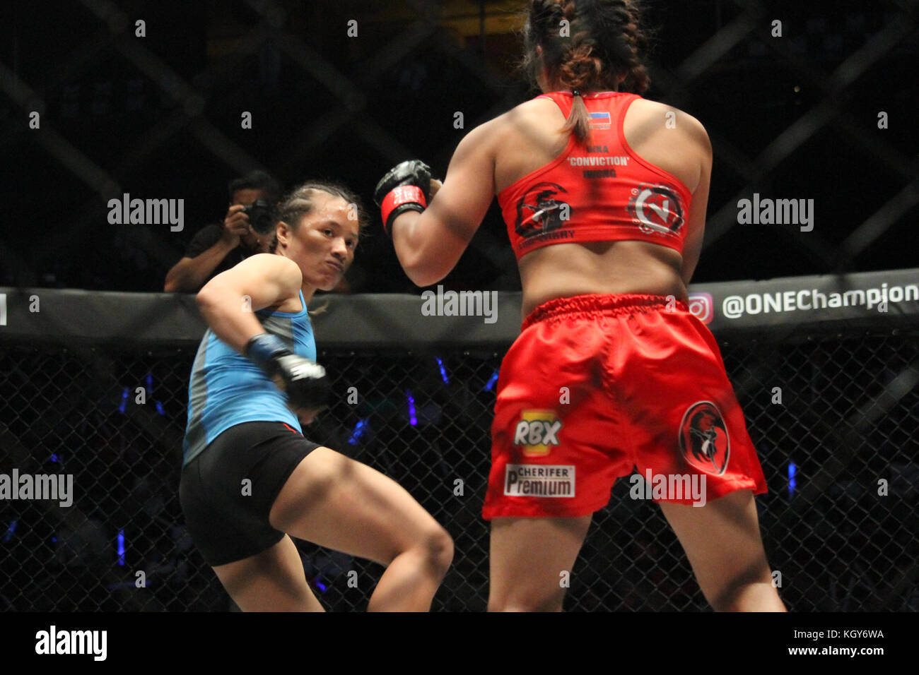 Combat Au Sol Mma Banque d'image et photos - Alamy