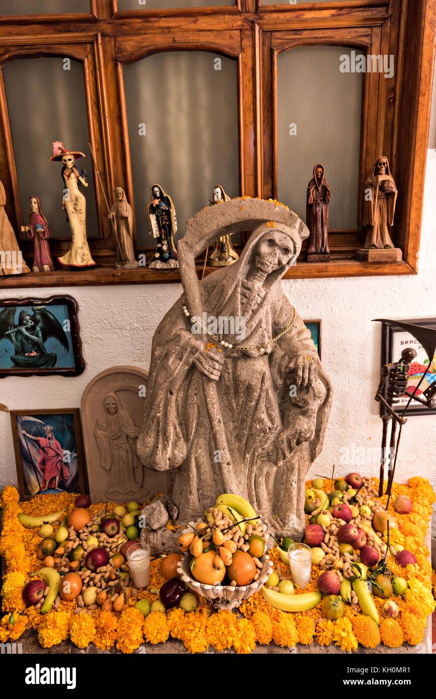 Mexican santa muerte saint death Banque de photographies et d’images à ...