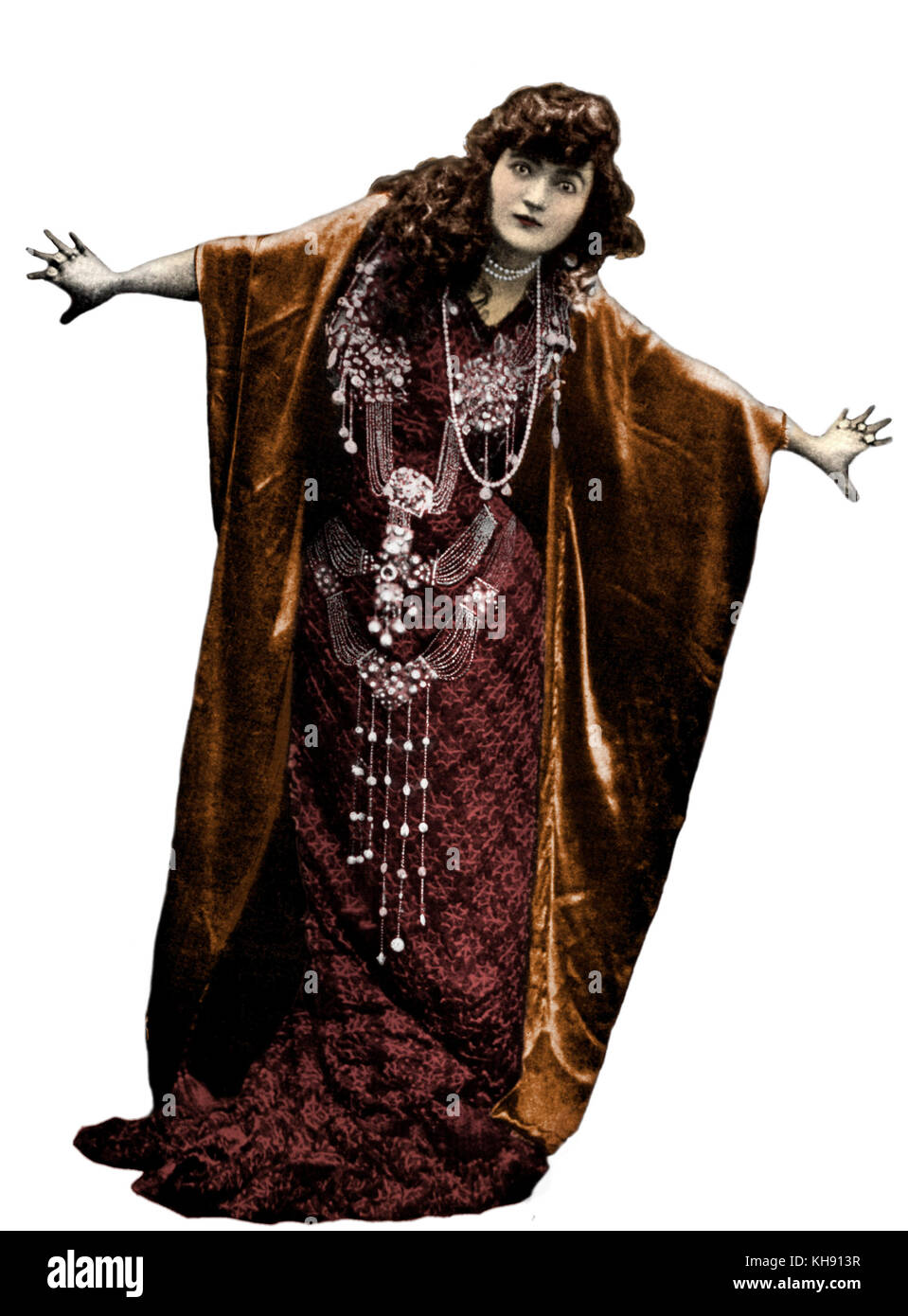 Emma Calvé dans le rôle-titre de Salomé, opéra de Massenet soprano ...