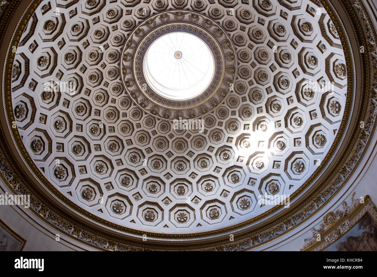 Ornate domed plaster ceiling Banque de photographies et d’images à ...