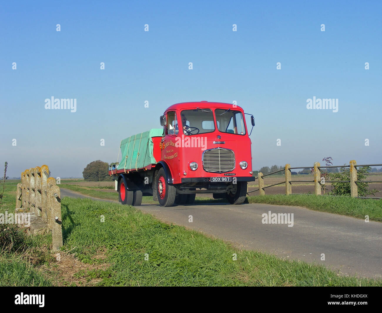 Camion des années 1960 Banque de photographies et d’images à haute ...