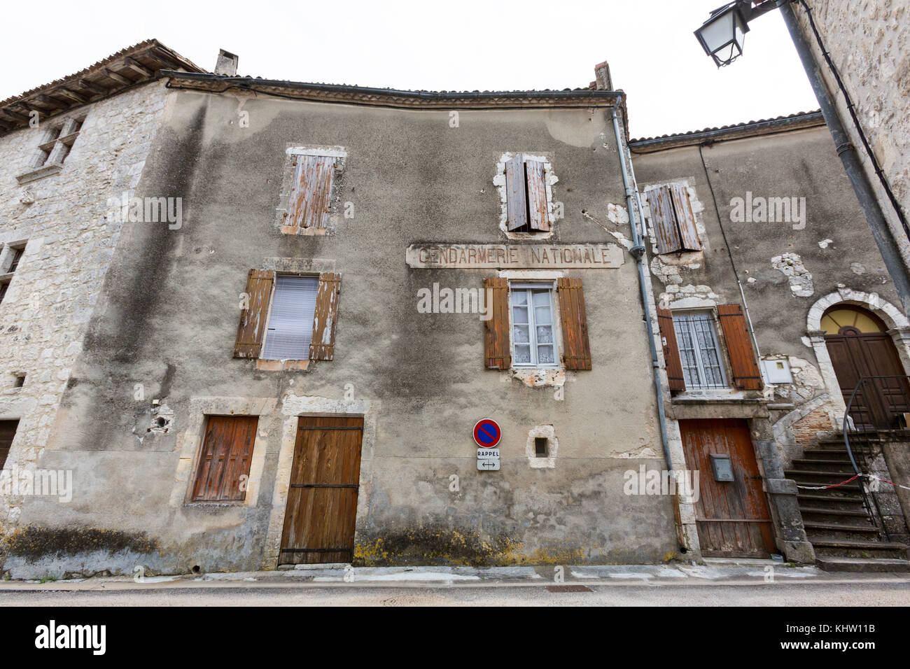 Issigeac village Banque de photographies et d’images à haute résolution ...