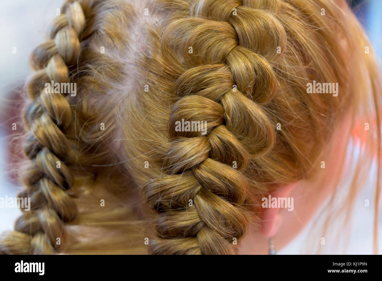 Styliste Tresse Banque De Photographies Et Dimages à Haute Résolution