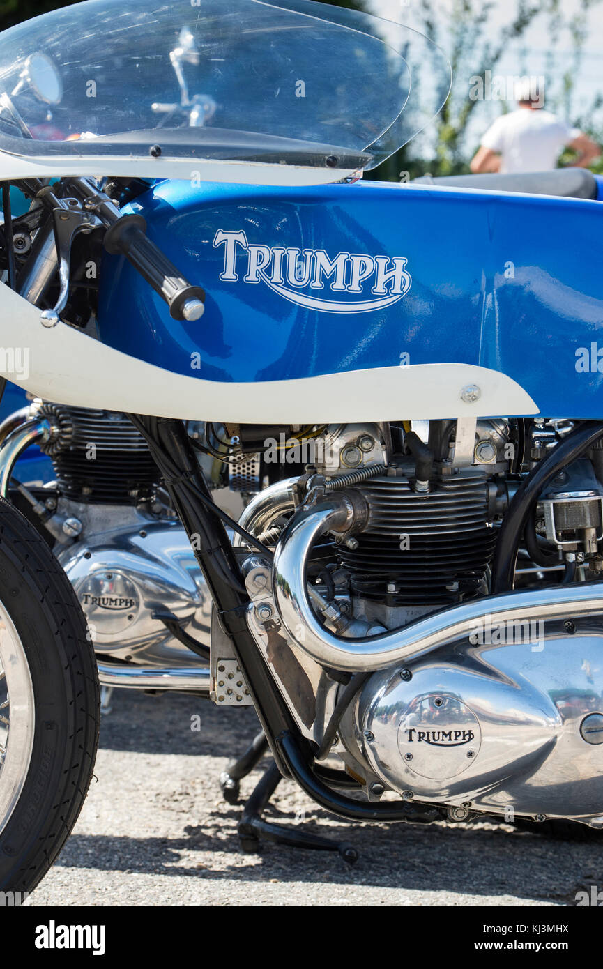 Triumph motorcycle motorbike Banque de photographies et d’images à ...