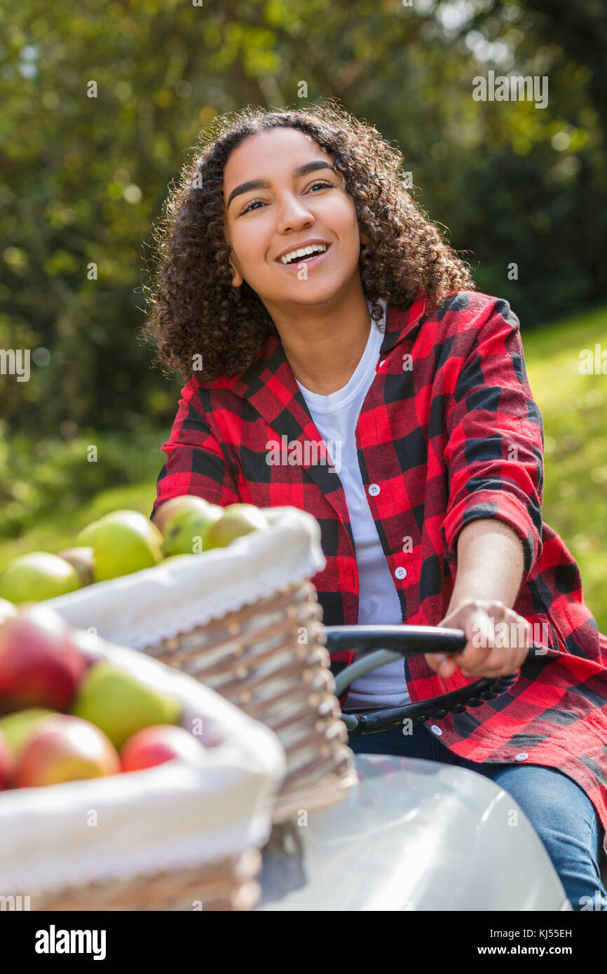 Beautiful happy mixed race african american girl adolescent femme jeune ...