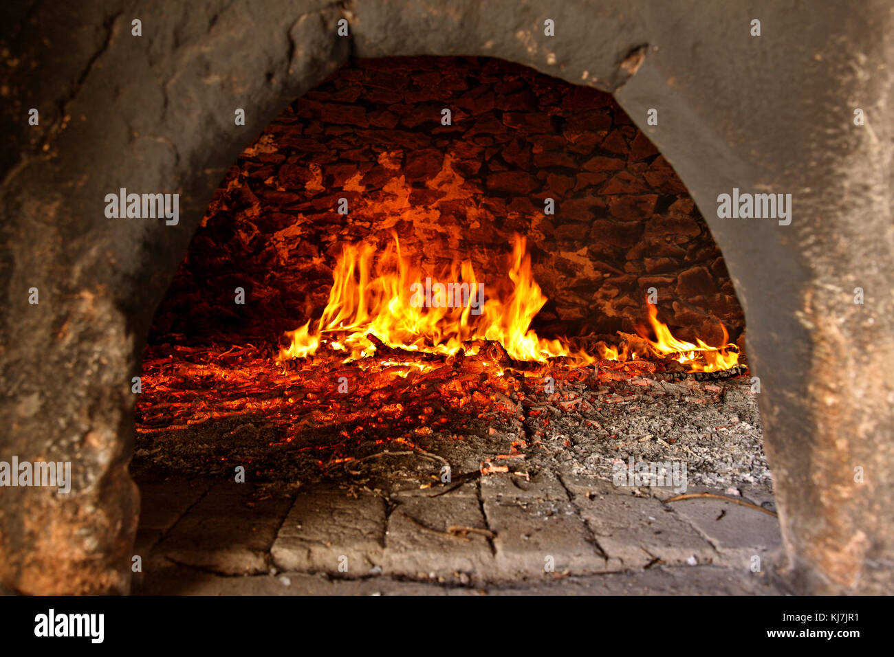 Four traditionnel au monastère de Toplou, près de la célèbre plage de ...