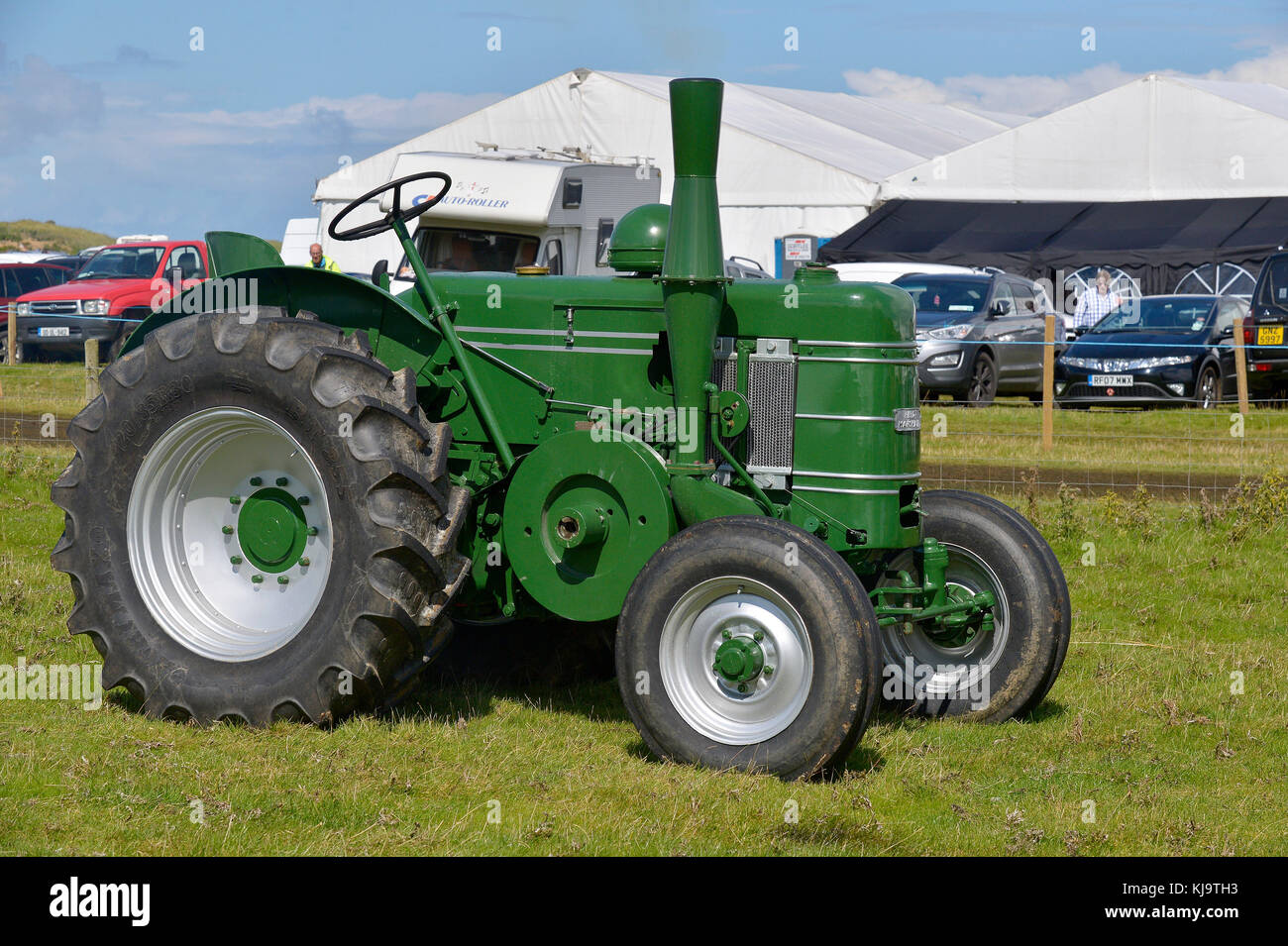 Field marshall tractor Banque de photographies et d’images à haute ...