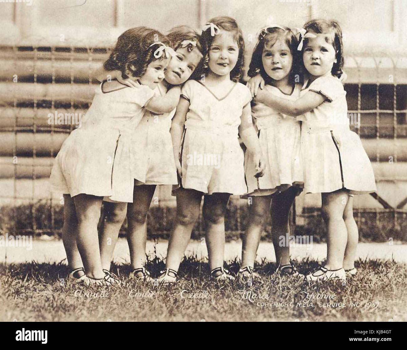Dionne quintuplés Banque de photographies et d’images à haute ...