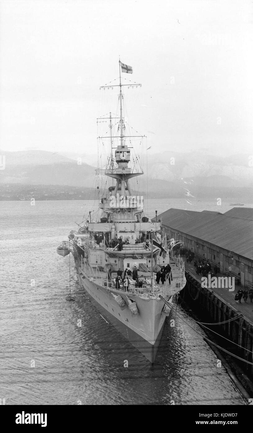 Hms raleigh Banque de photographies et d’images à haute résolution - Alamy