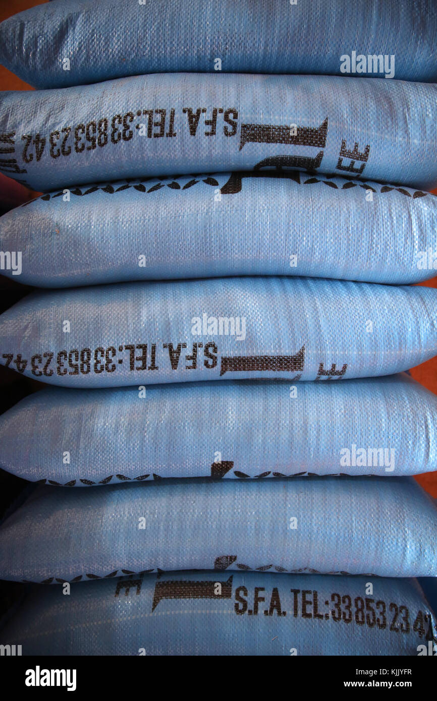 Rice bags Banque de photographies et d’images à haute résolution - Alamy