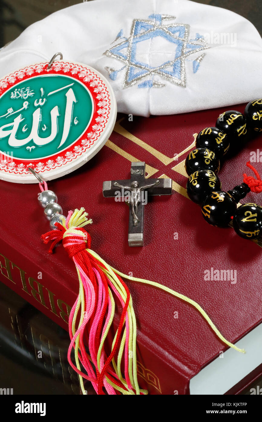 Kippa bible cucifix Banque de photographies et d’images à haute ...