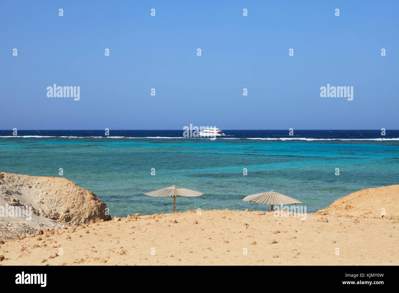 Mer rouge egypte soleil eau parasol ciel Banque de photographies et d ...