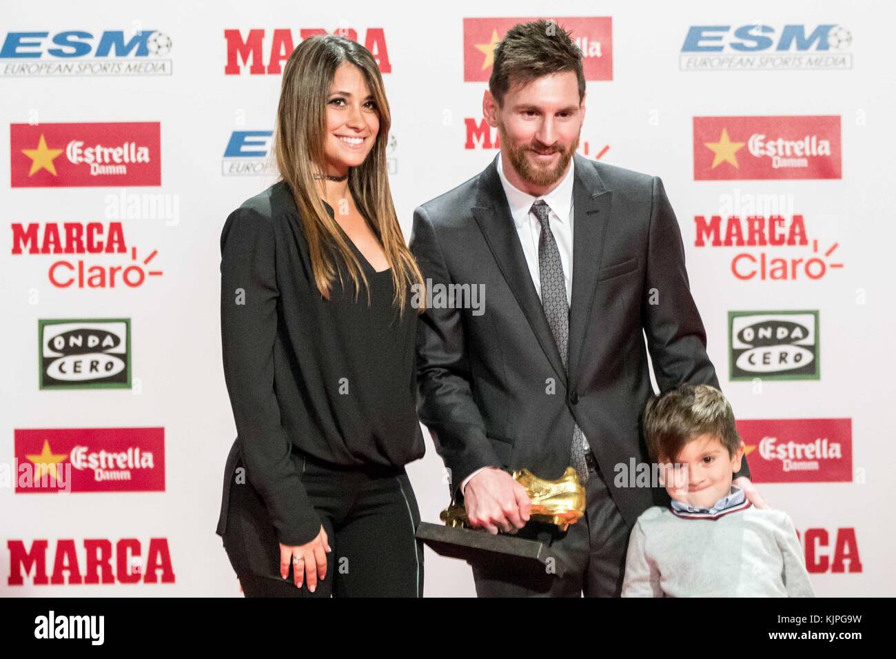 Barcelone, Espagne. 24 novembre 2017. Lionel Messi du FC Barcelone pose ...