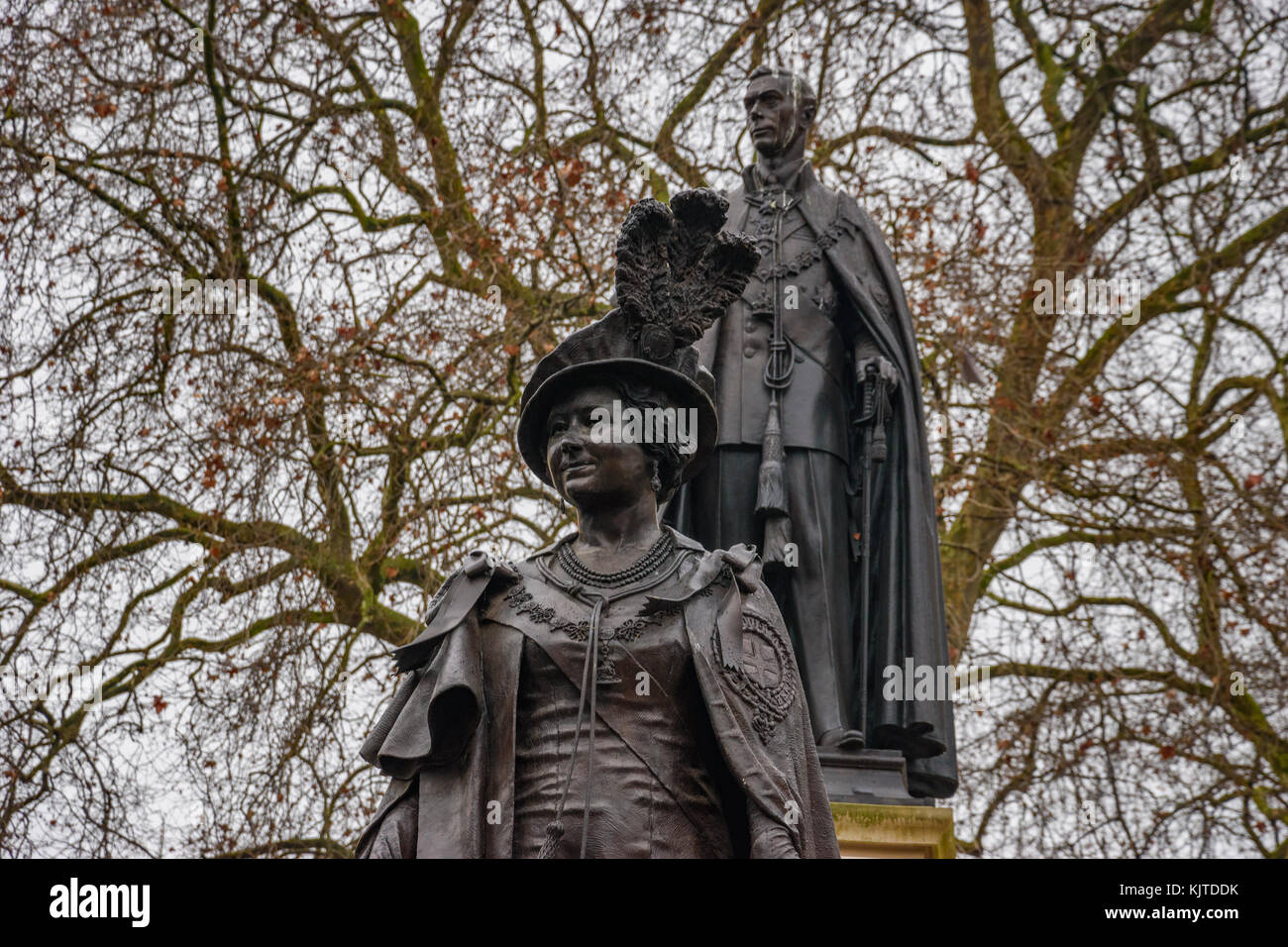 King george vi statue Banque de photographies et d’images à haute ...