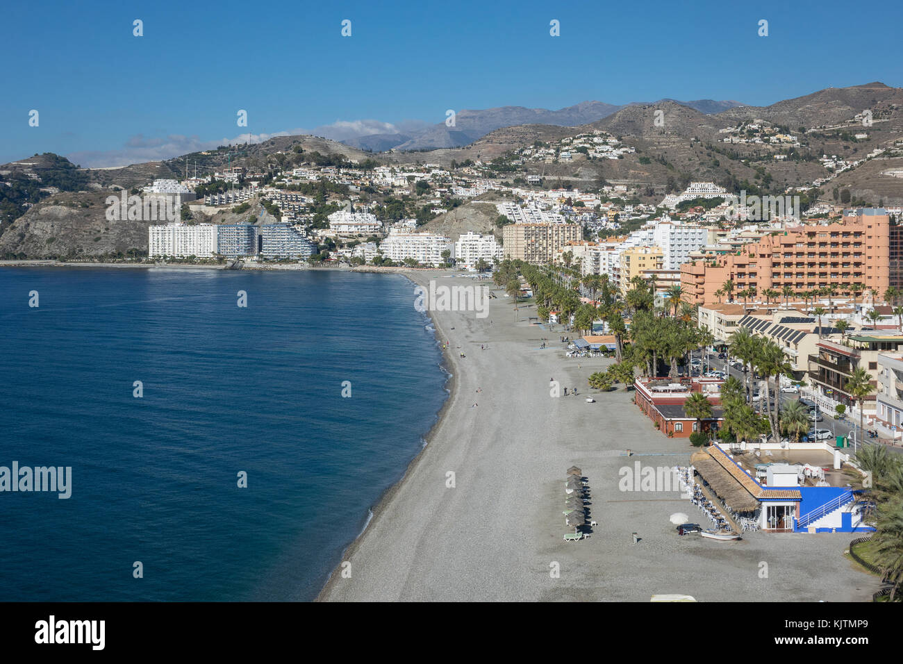 Almunecar beach Banque de photographies et d’images à haute résolution ...