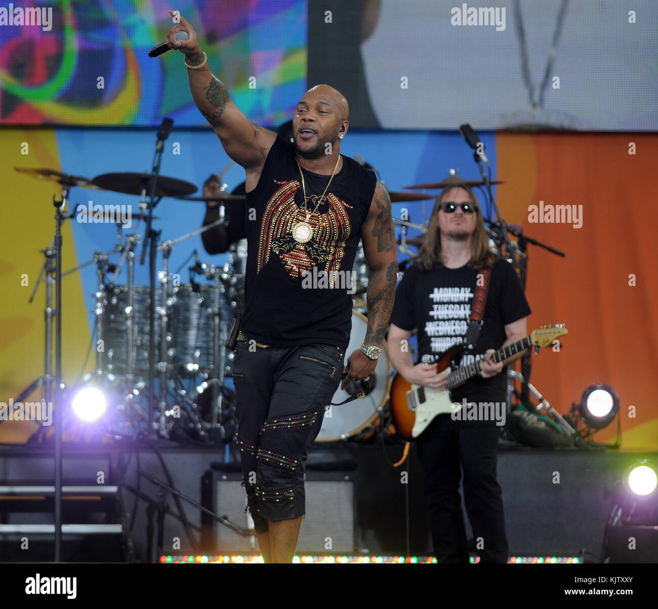 NEW YORK, NY - 27 MAI : le rappeur Flo Rida et Macy Kate se présentent ...