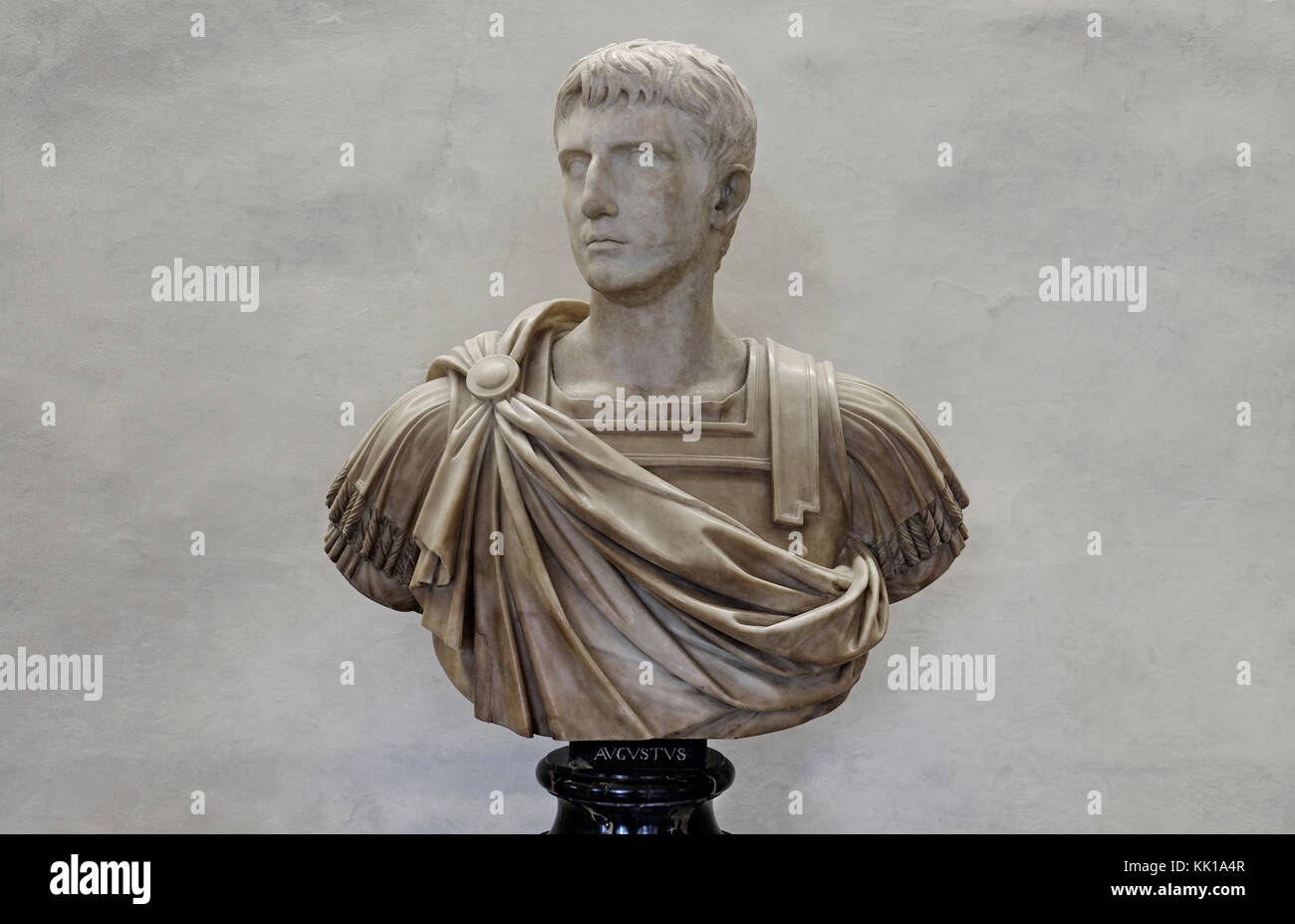 Buste en marbre d'Auguste, empereur romain de 27bc à 14ad, Florence ...