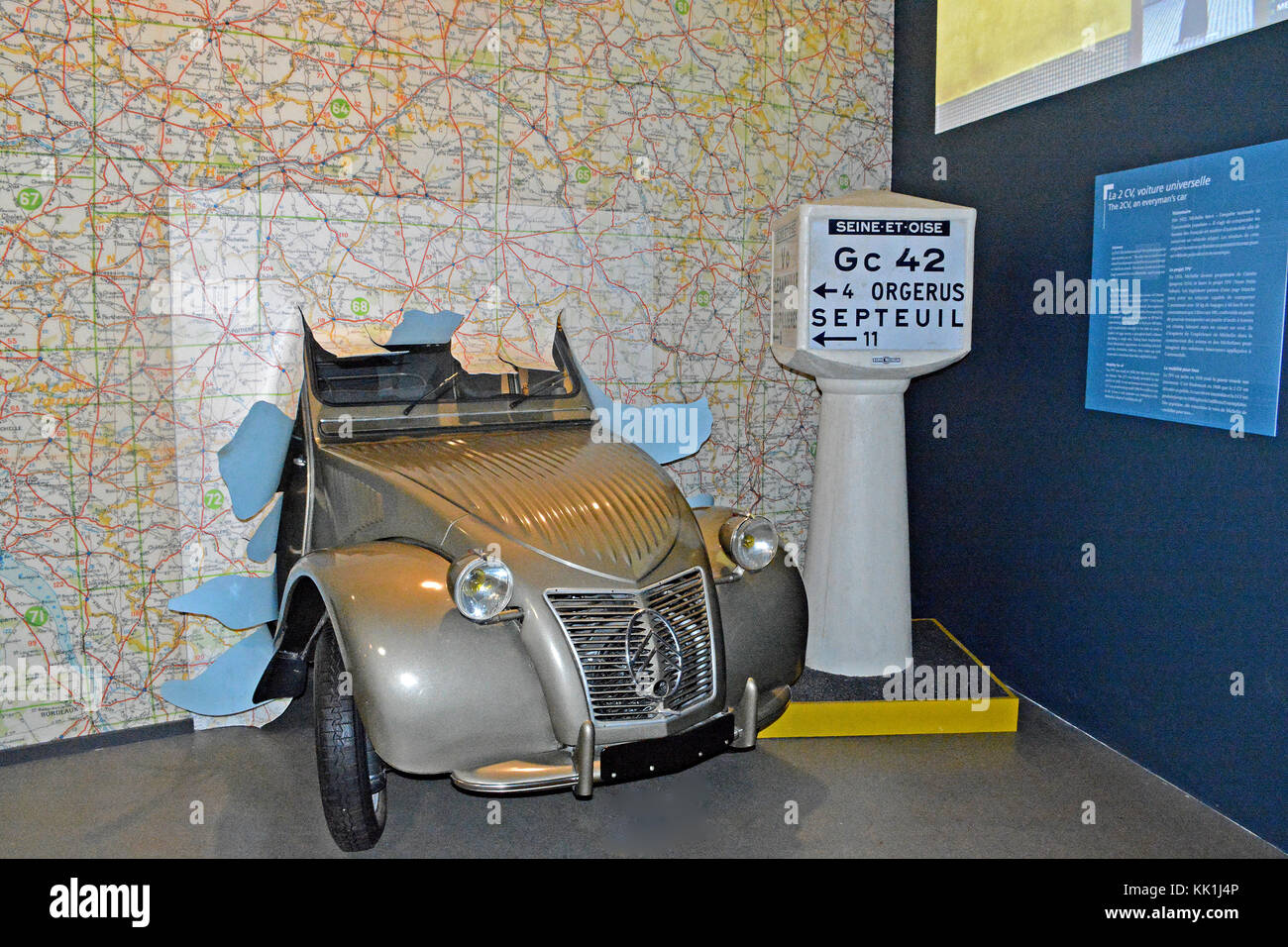 Vieille 2 CV Citroën, L' aventure Musée Michelin, Clermont-Ferrand ...