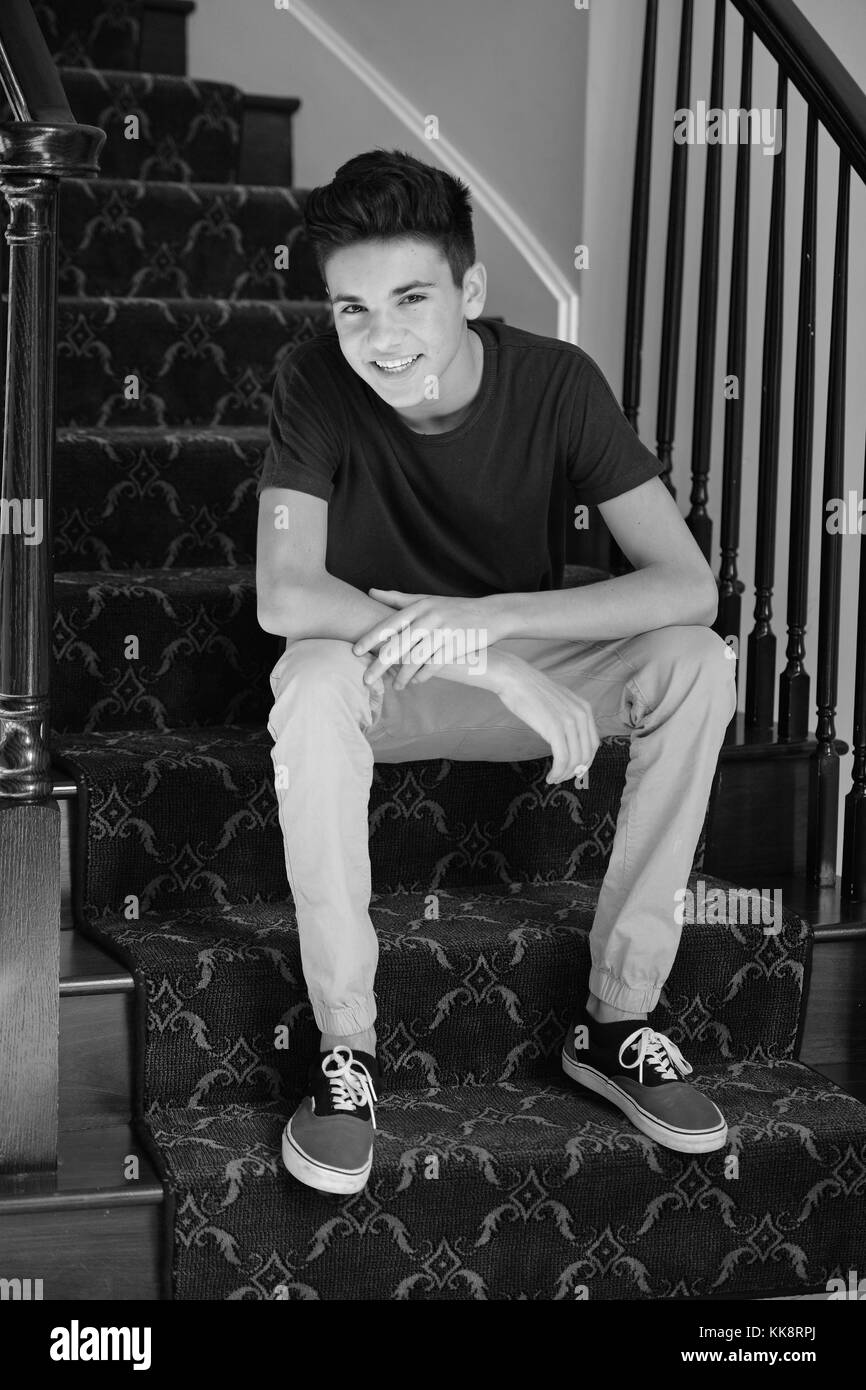 La chanteuse daniel skye pose pour un portrait en studio Banque d ...