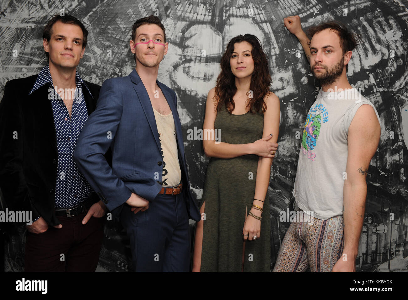 FORT LAUDERDALE, FL - 13 mars : Zak Appleby, Matt Myers, Katie Toupin, Shane Cody de Houndmouth ...