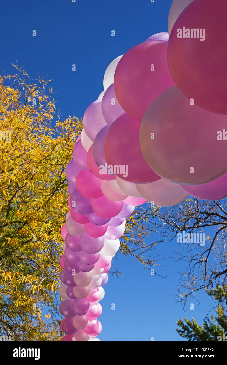Balloon arch Banque de photographies et d’images à haute résolution - Alamy