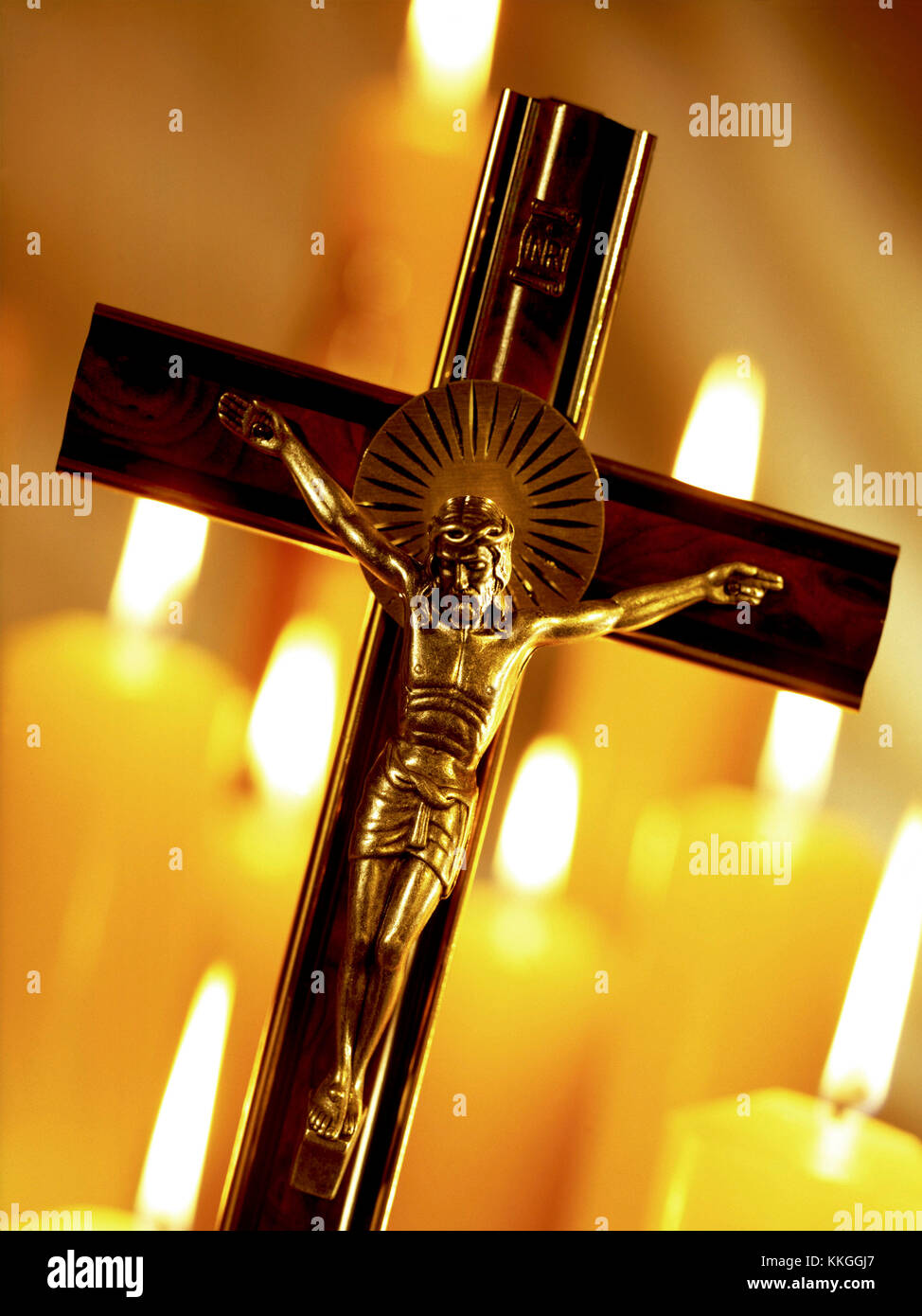 Le crucifix un symbole principal pour les chrétiens Banque de ...