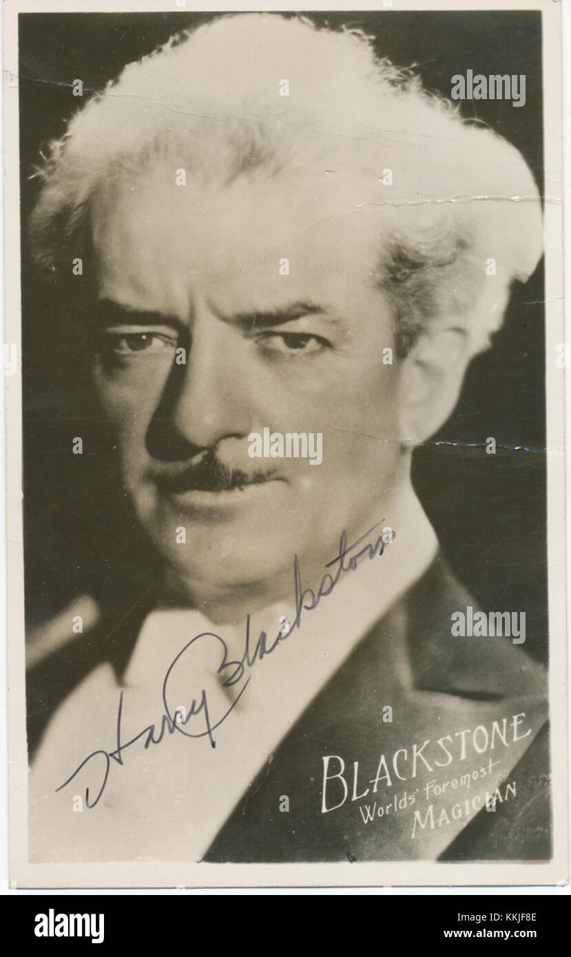 Cette image montre Harry Blackstone, un célèbre magicien américain. Il ...