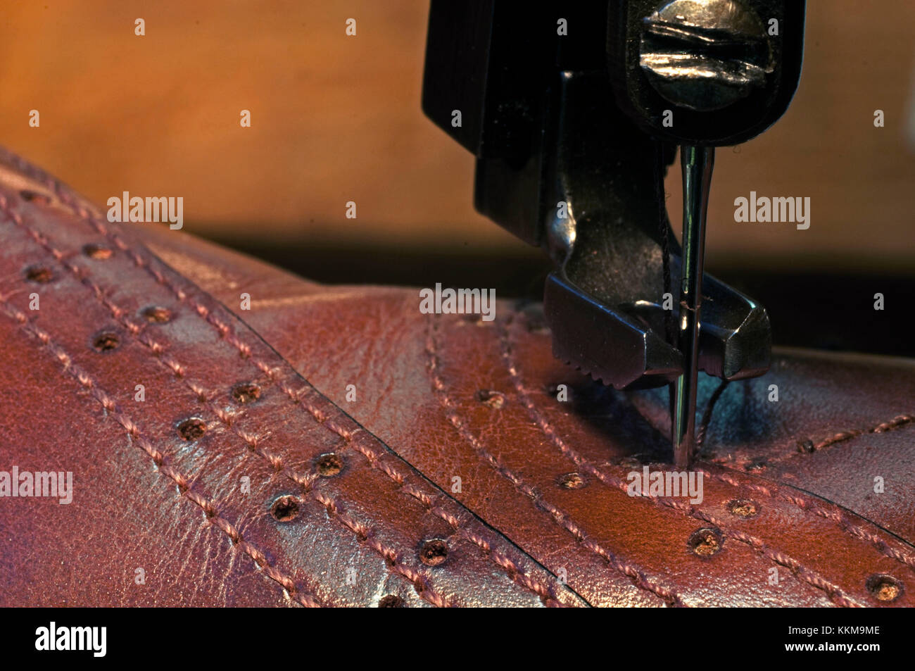 Machine à coudre, aiguille, la production des chaussures en cuir ...