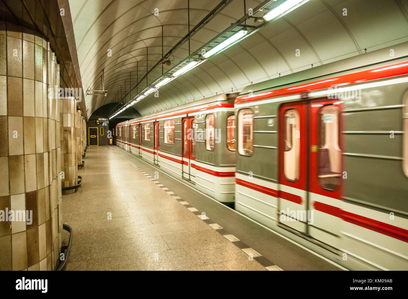 Métro de prague Banque de photographies et d’images à haute résolution ...