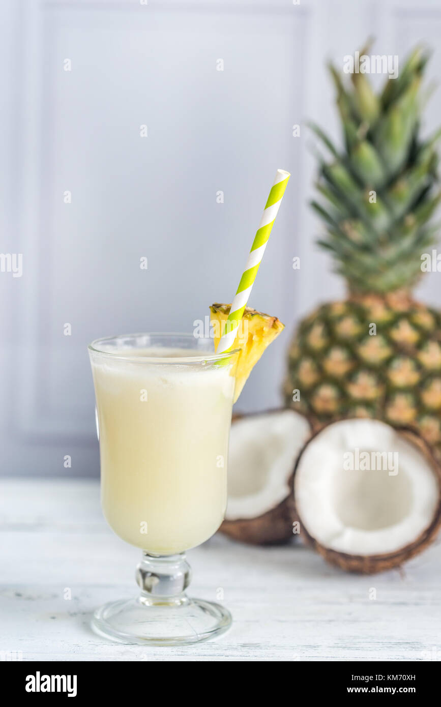 Pina colada Banque de photographies et d’images à haute résolution - Alamy