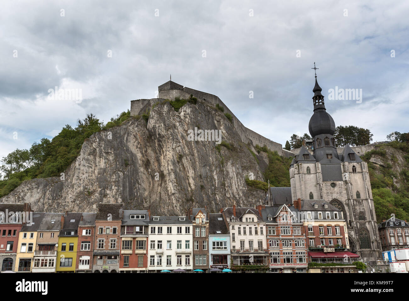 Ville de Dinant, Belgique. vue pittoresque de Dinant, avec la ...