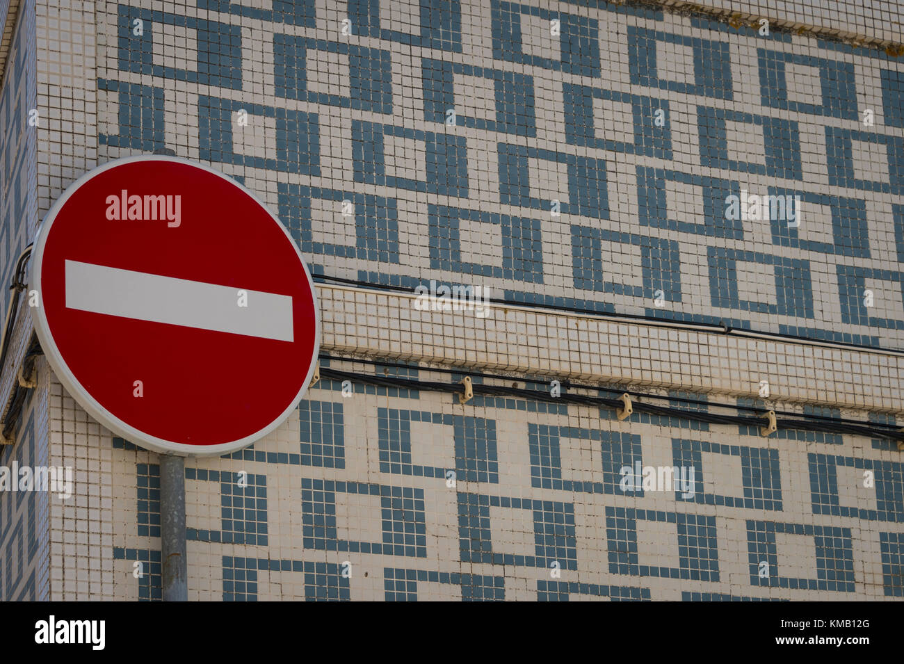 Panneau de signalisation rouge rond Banque de photographies et d’images ...