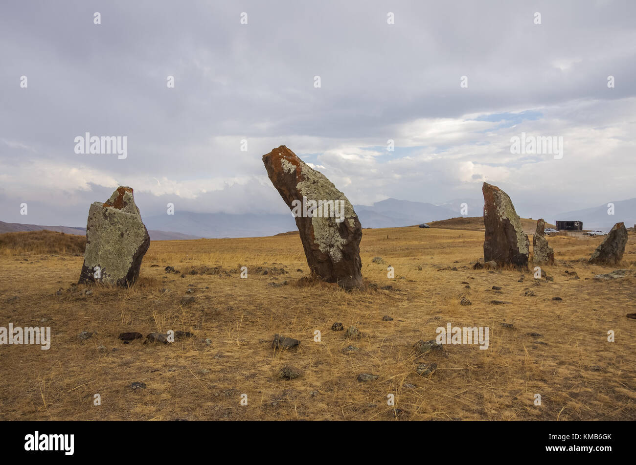Gros menhirs mégalithiques de Zorats Karer (Carahunge) - préhistoire ...