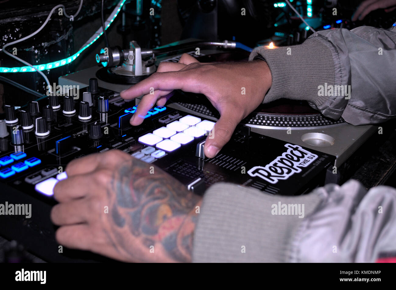 Dj mix Banque de photographies et d’images à haute résolution - Alamy