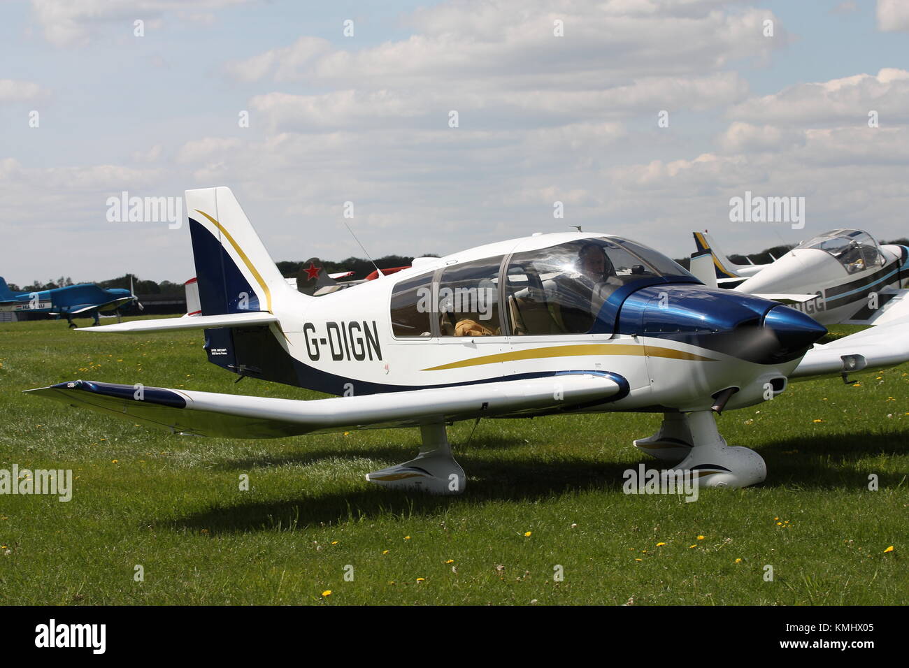 Avion robin Banque de photographies et d’images à haute résolution - Alamy