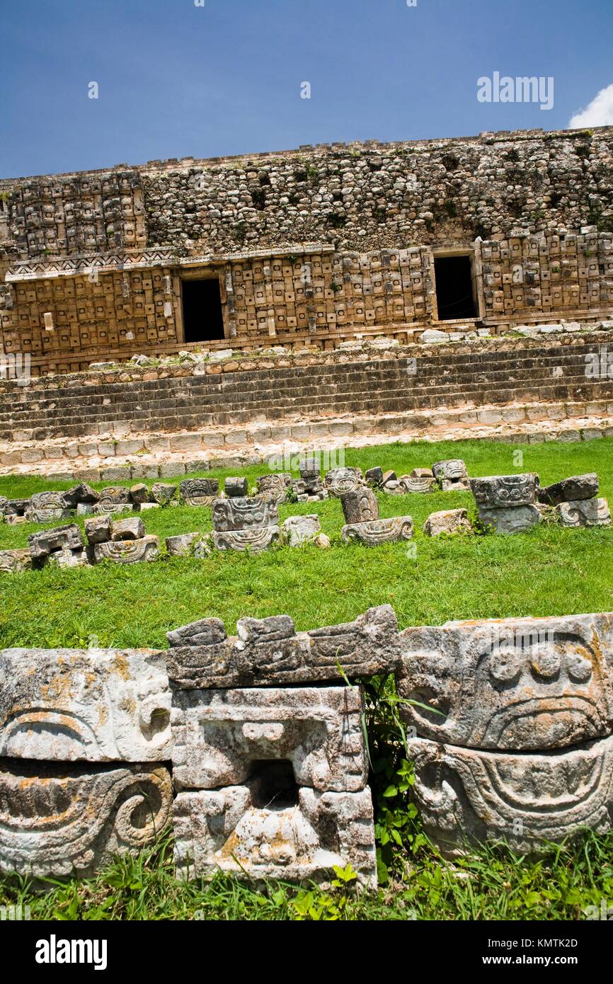 Los mascarones Banque de photographies et d’images à haute résolution ...