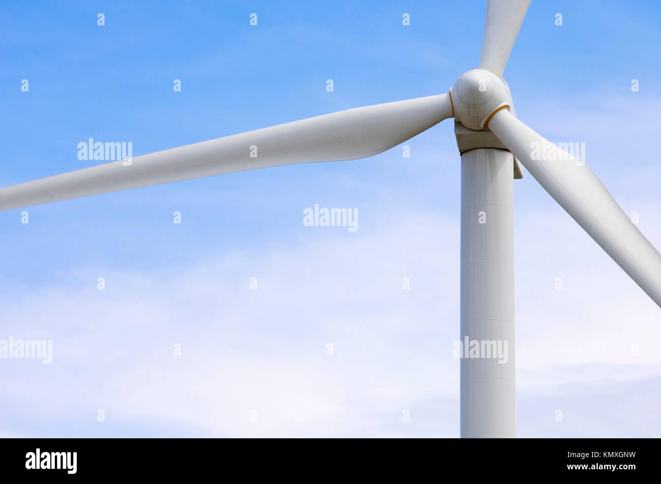 Premier plan du haut d'une éolienne produisant de l'électricité Photo ...