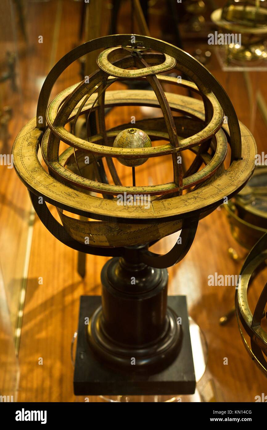 Armillary sphere Banque de photographies et d’images à haute résolution ...