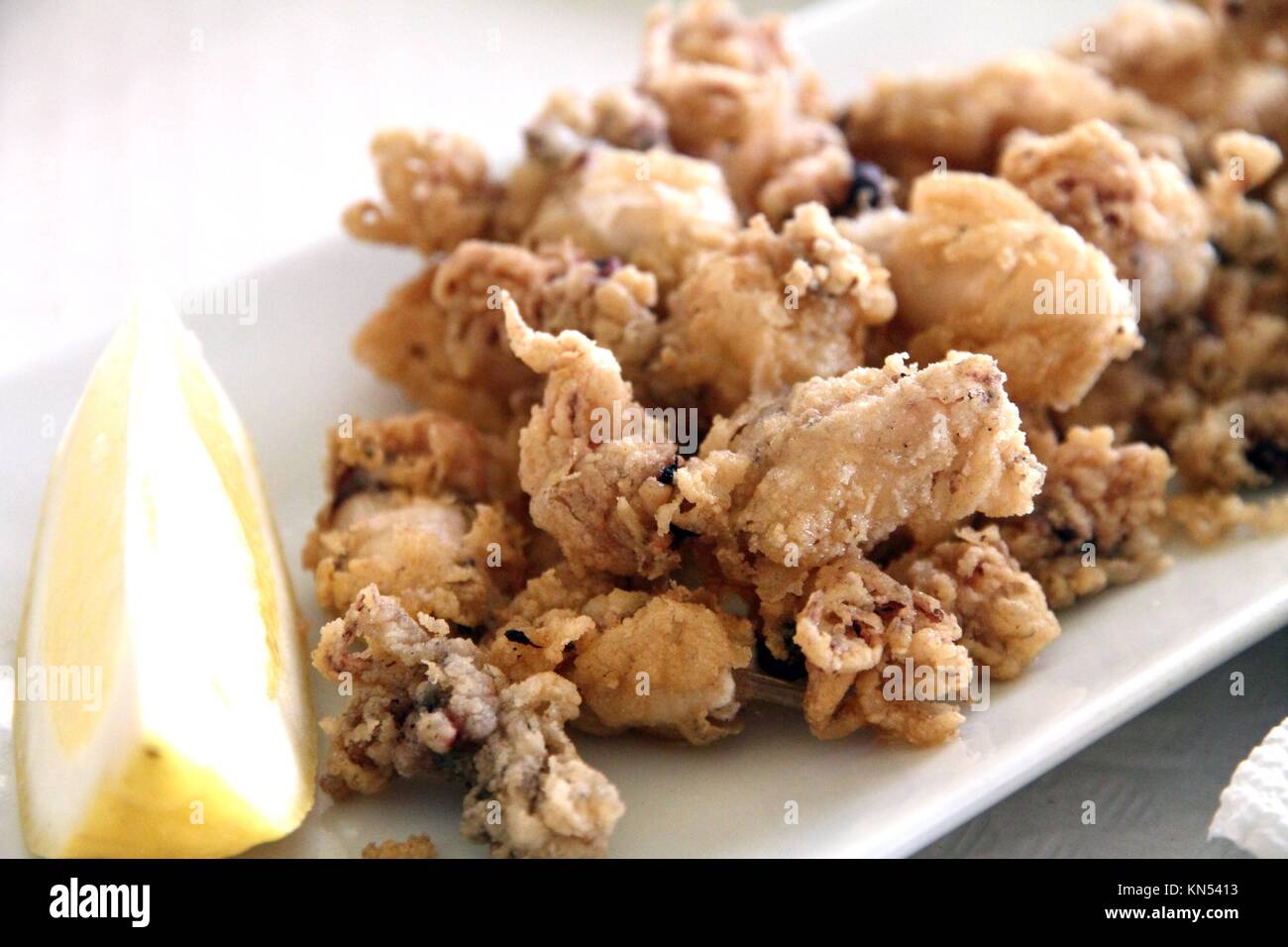 Chopitos sont un peu de calamars frits Espagne Valence Photo Stock - Alamy