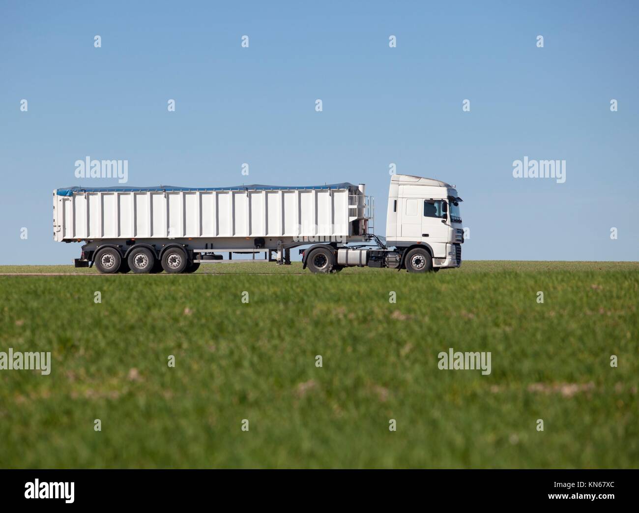 Bright green truck Banque de photographies et d’images à haute ...
