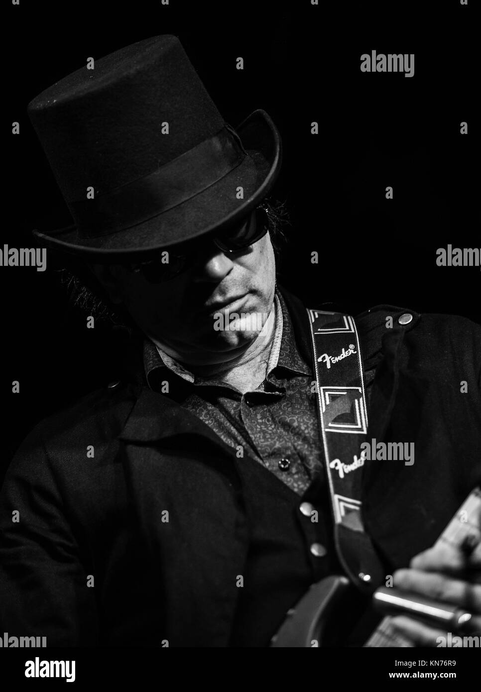 Le groupe hitman blues Banque d'images noir et blanc - Alamy