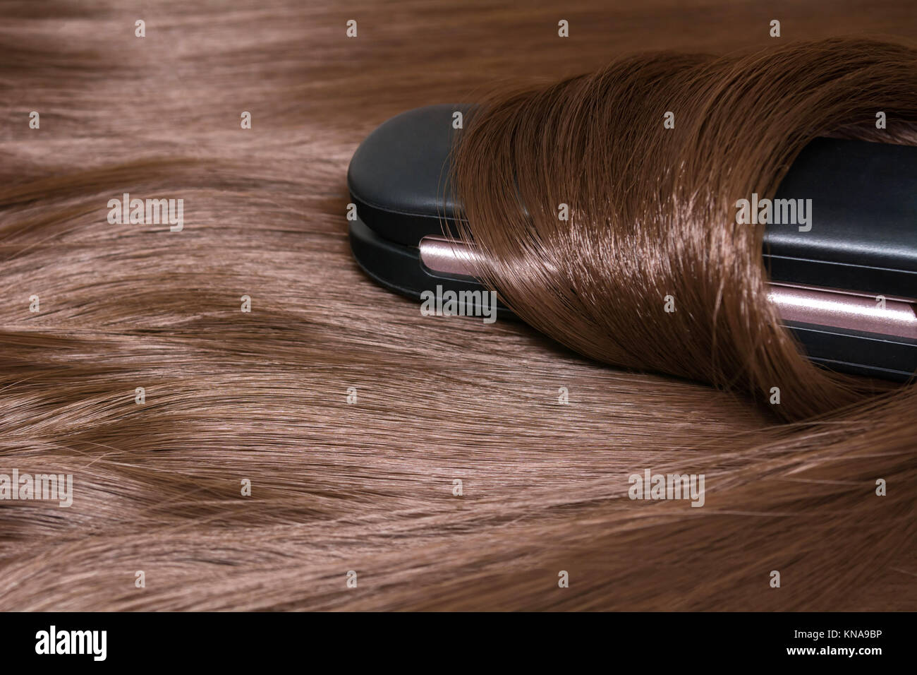 Lissage permanent des cheveux Banque de photographies et d’images à ...
