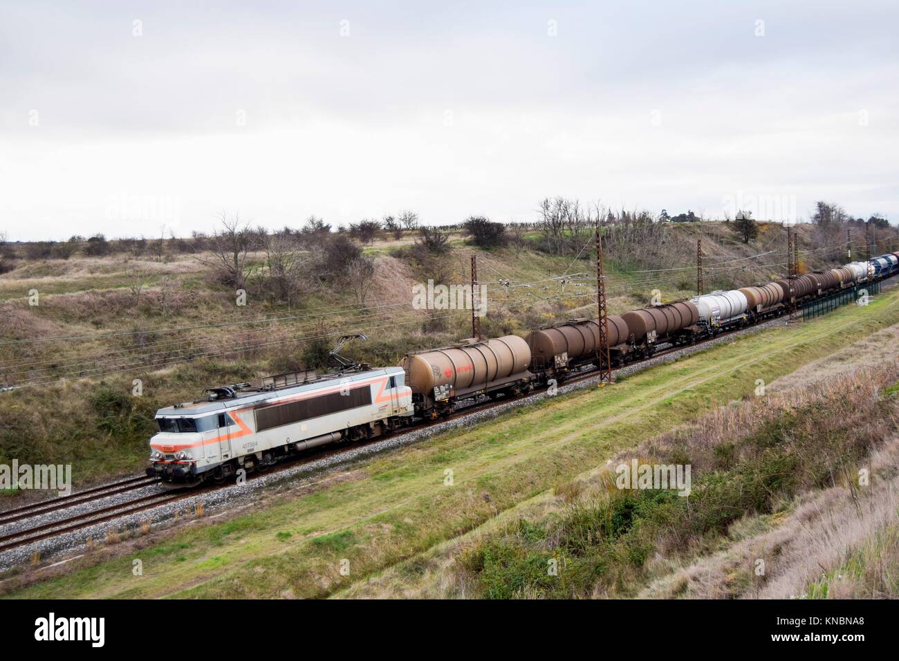 Train de voyageurs et de marchandises Banque de photographies et d ...