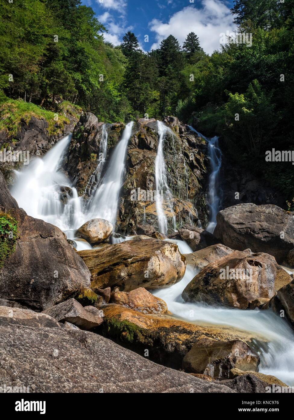 Cascade de man waterfall man Banque de photographies et d’images à ...
