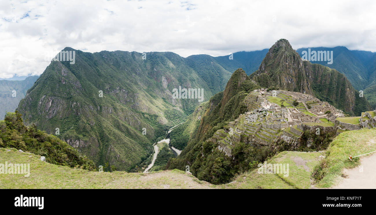 Vue depuis le haut de la montagne du Machu Picchu, Cusco, Pérou ...