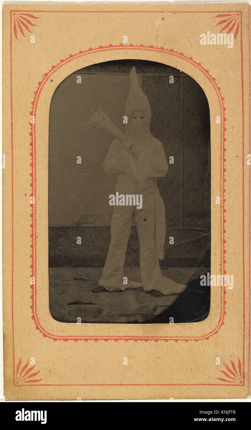 Ku klux klan white robe Banque de photographies et d’images à haute ...