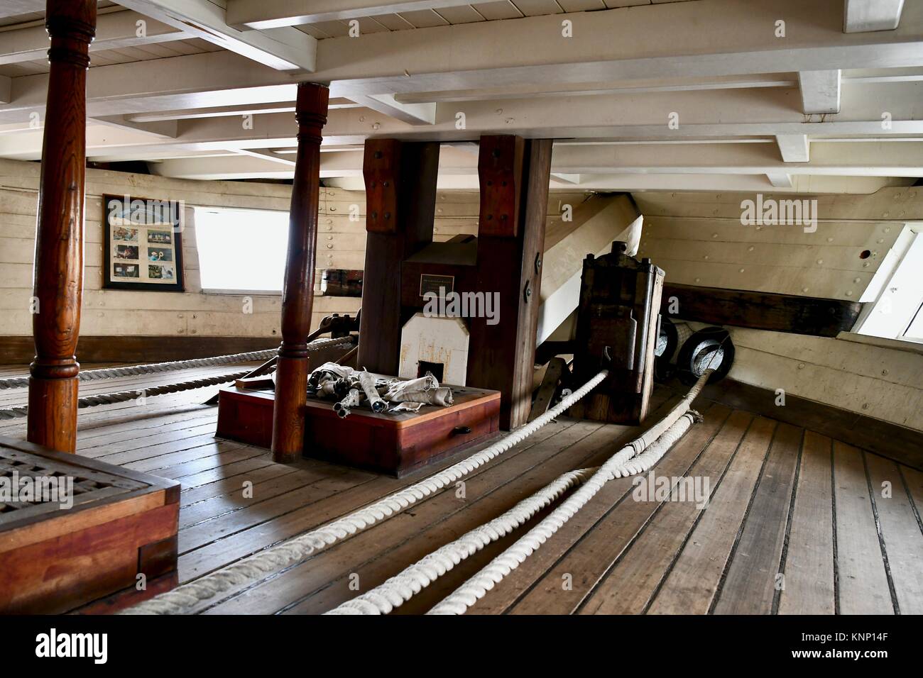 Uss constellation interior Banque de photographies et d’images à haute ...
